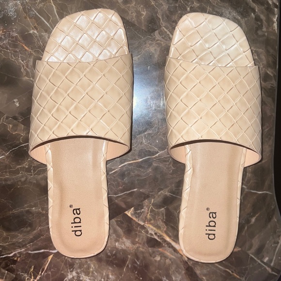 Diba | Shoes | This Woman Sandals Are From Diba They Are Tan Color And ...